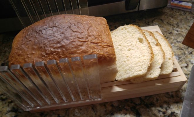 HOW TO SLICE HOMEMADE BREAD - Sweet Cabin Life