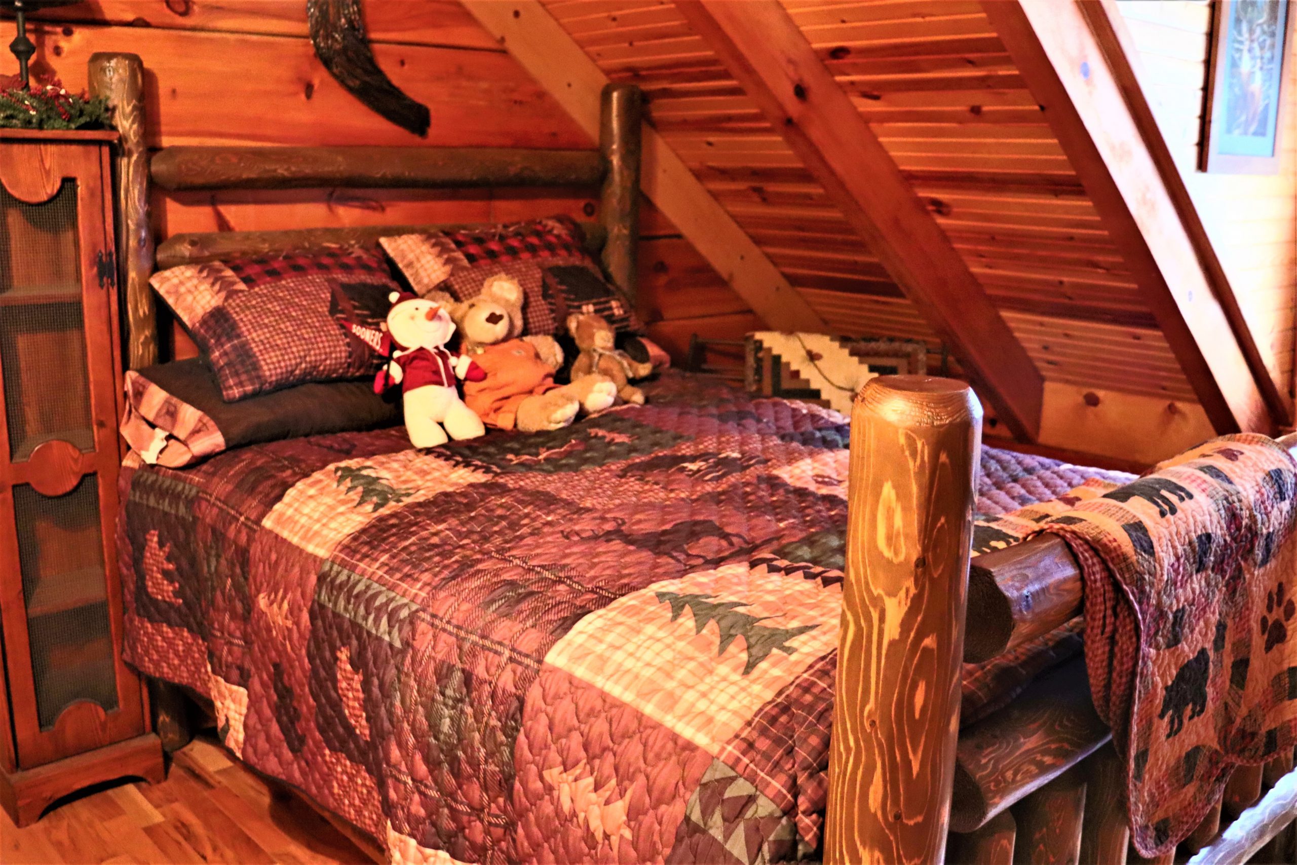 LOFT TREASURES - Sweet Cabin Life